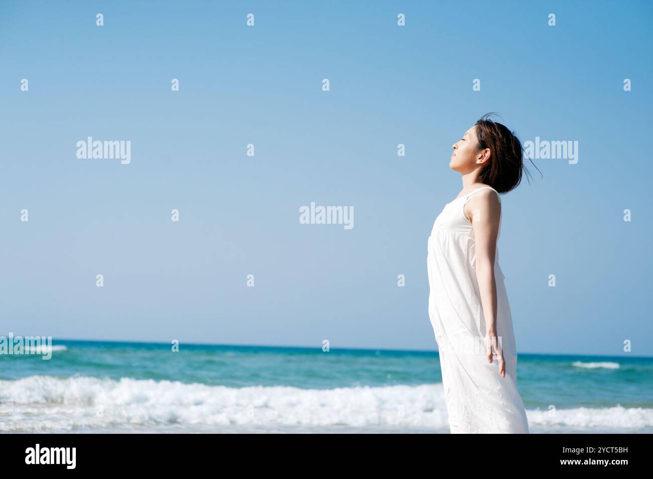 One person bathing in sea hi-res stock photography and images - Alamy