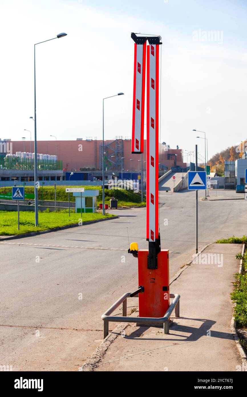 Automatic rising arm barrier for entry or stop traffic. Boom Barrier ...