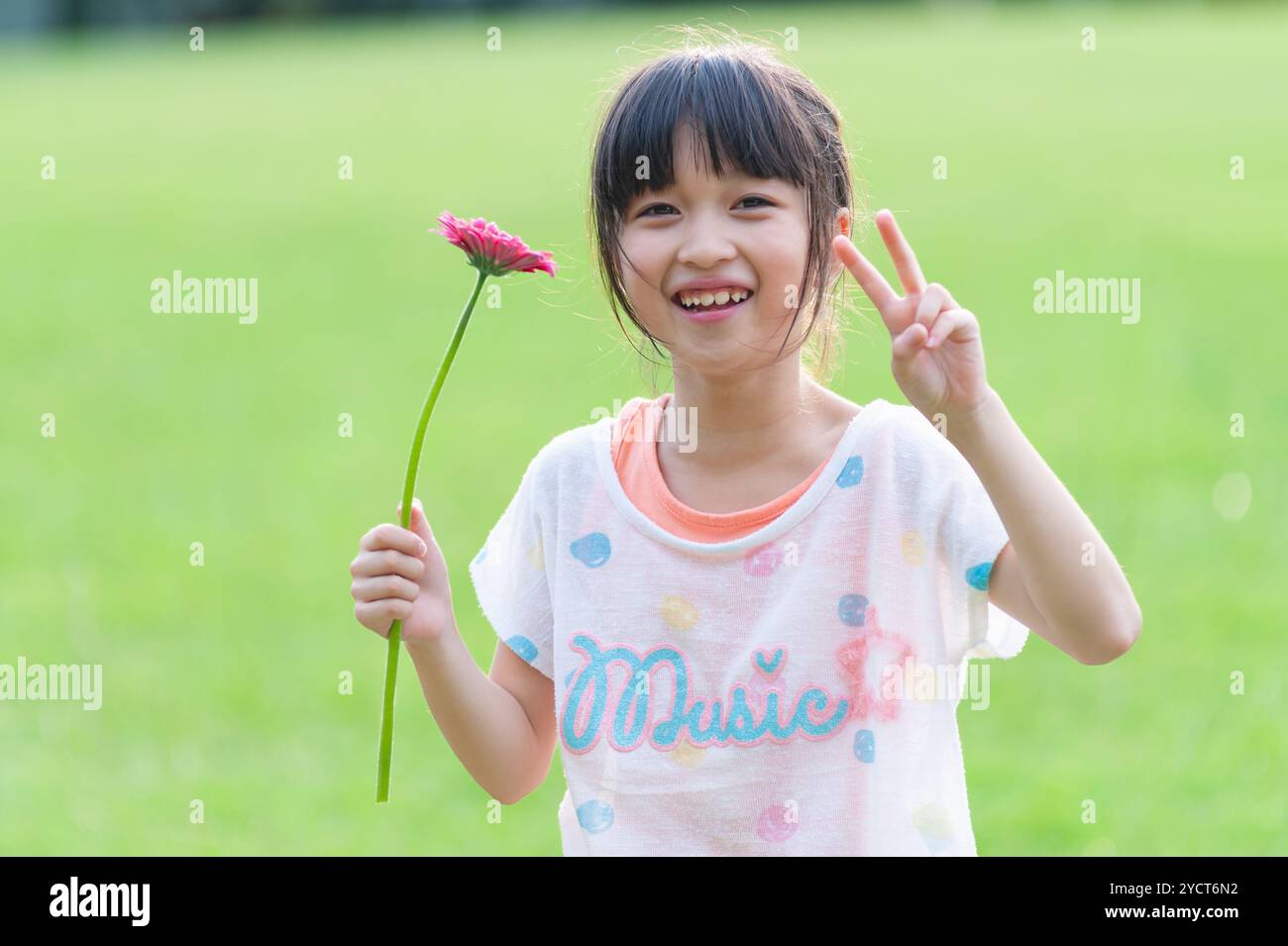 Peace sign flower hi-res stock photography and images - Alamy