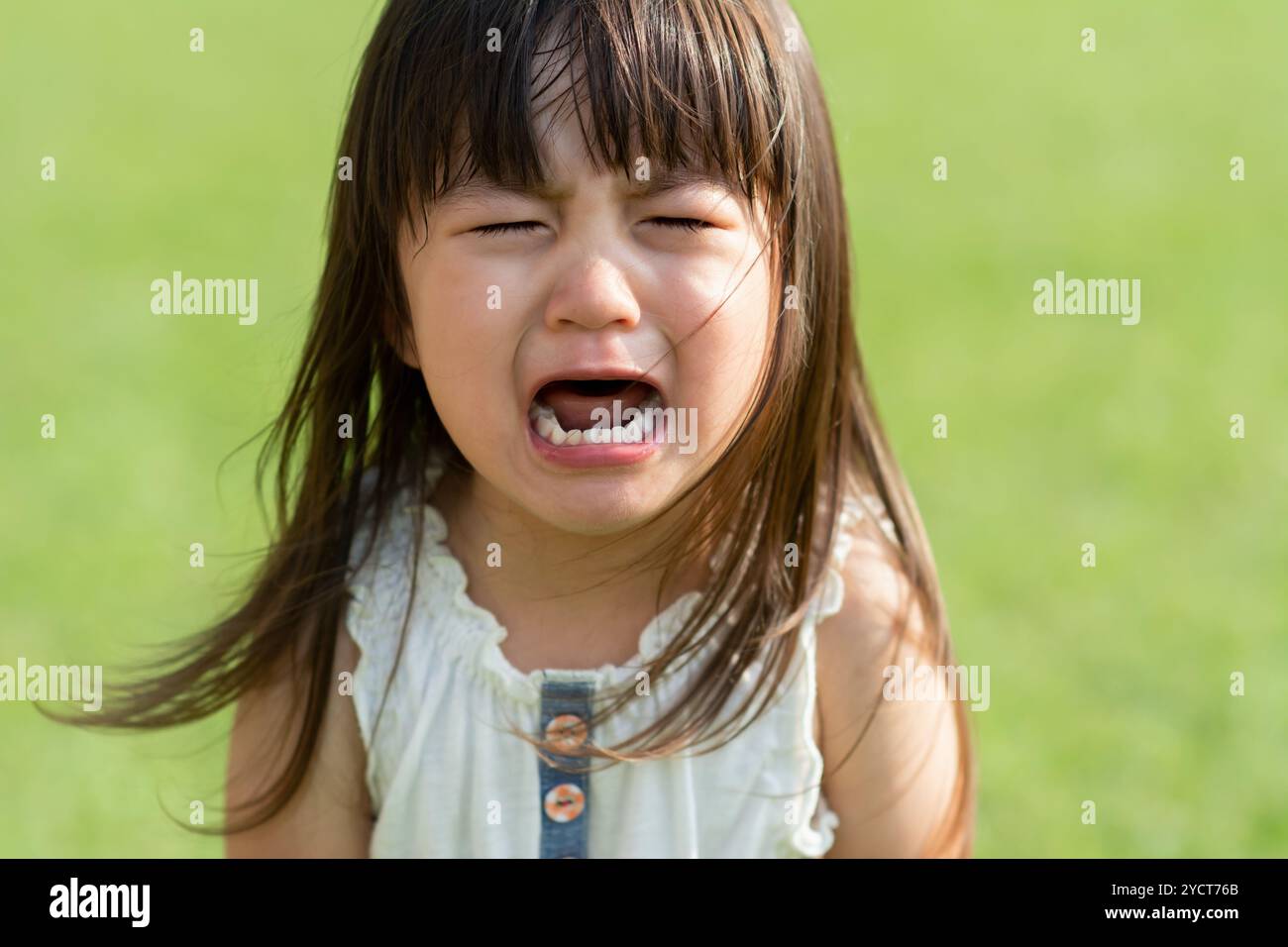 Cry 3 girl hi-res stock photography and images - Alamy