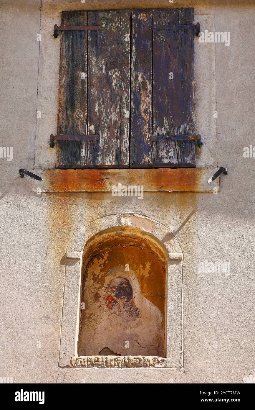 Medieval castle of montecreto hi-res stock photography and images - Alamy