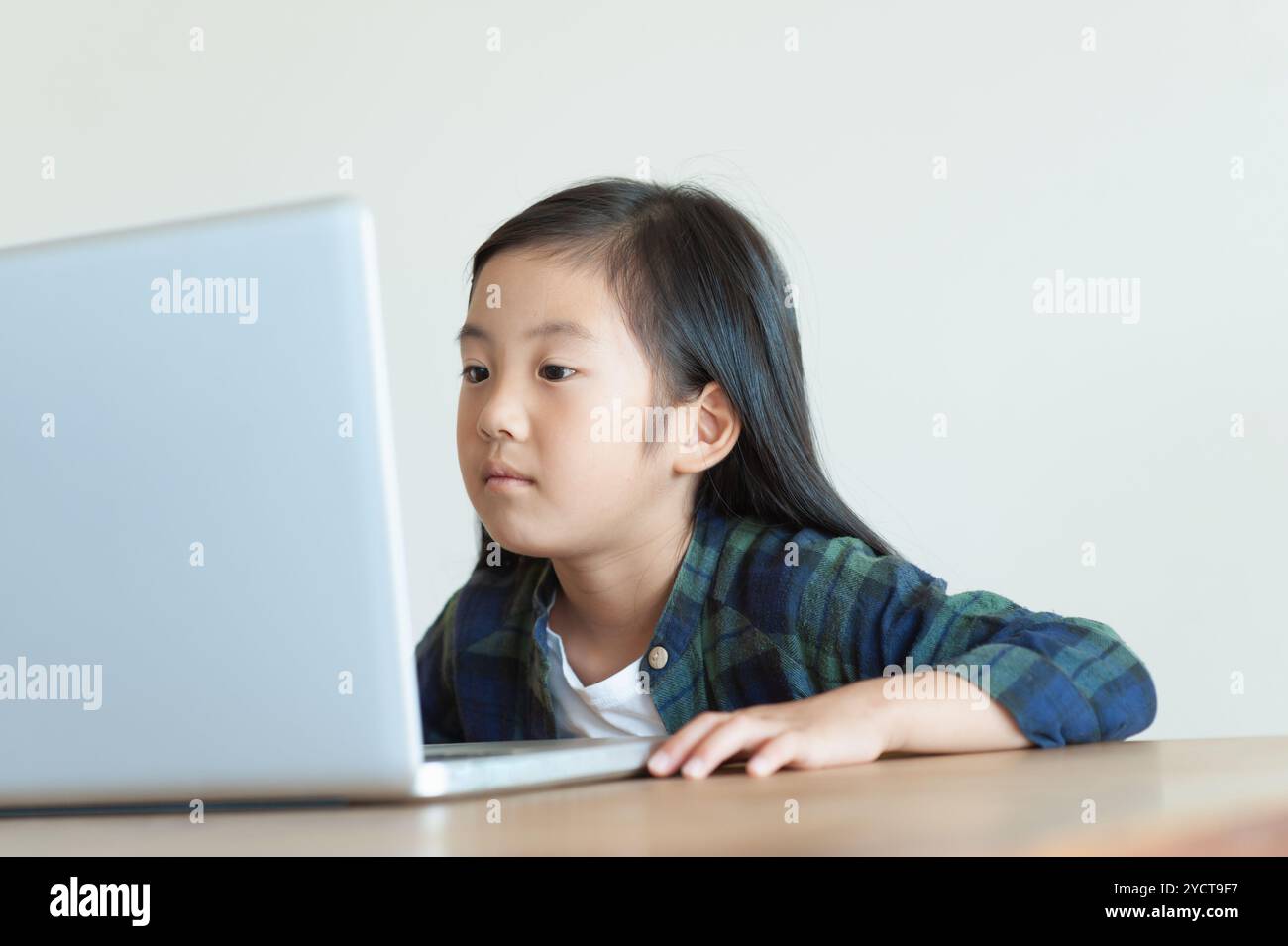 Laptop study girl notebook hi-res stock photography and images - Alamy