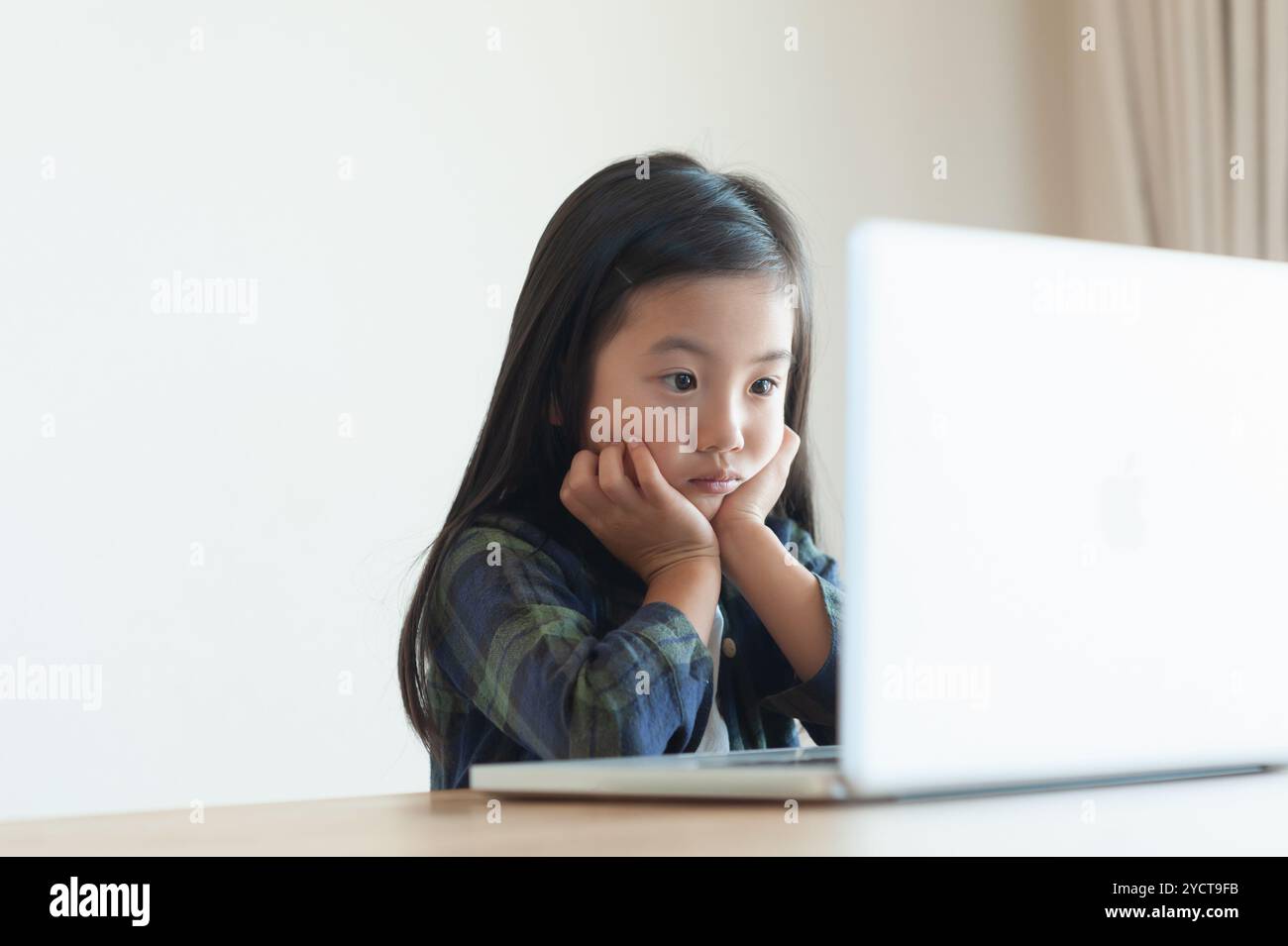 Rest screen hi-res stock photography and images - Alamy