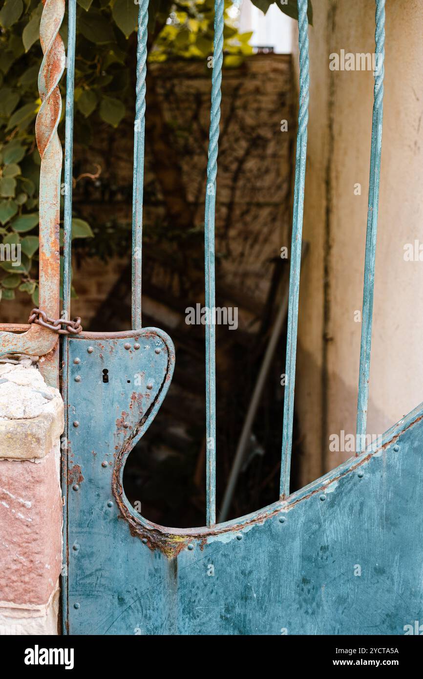 Modernist iron gate Stock Photo - Alamy