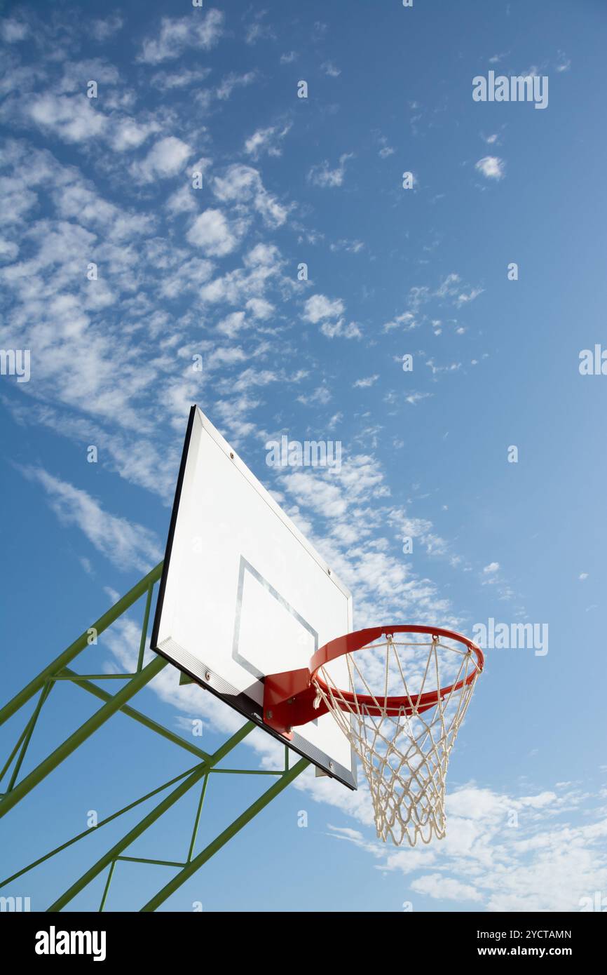 Basket ball outdoors hi-res stock photography and images - Alamy