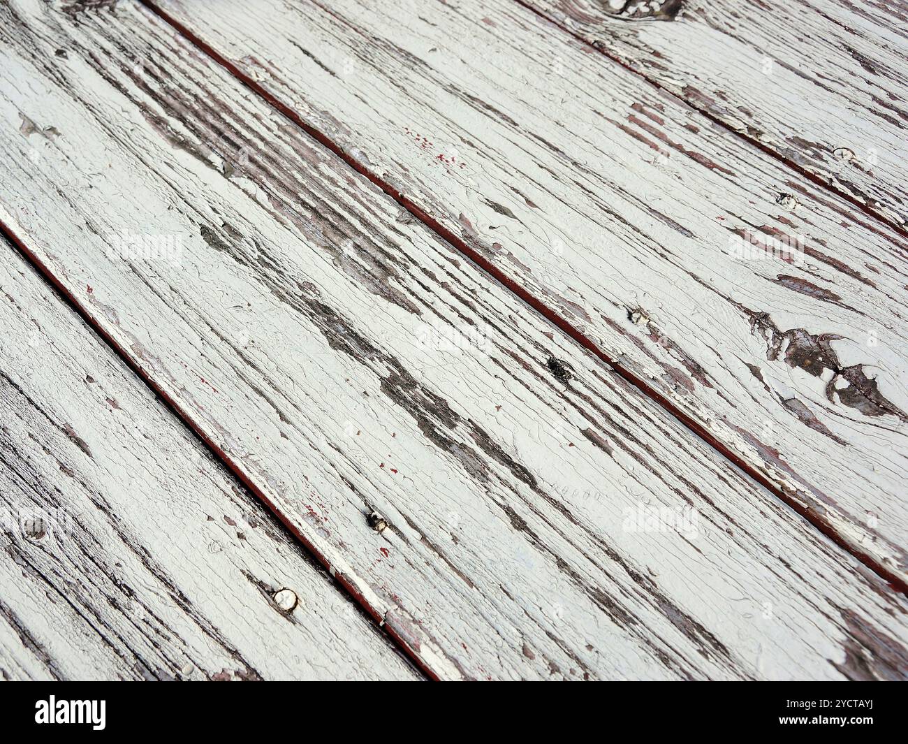 Wooden table with peeling paint Stock Photo - Alamy