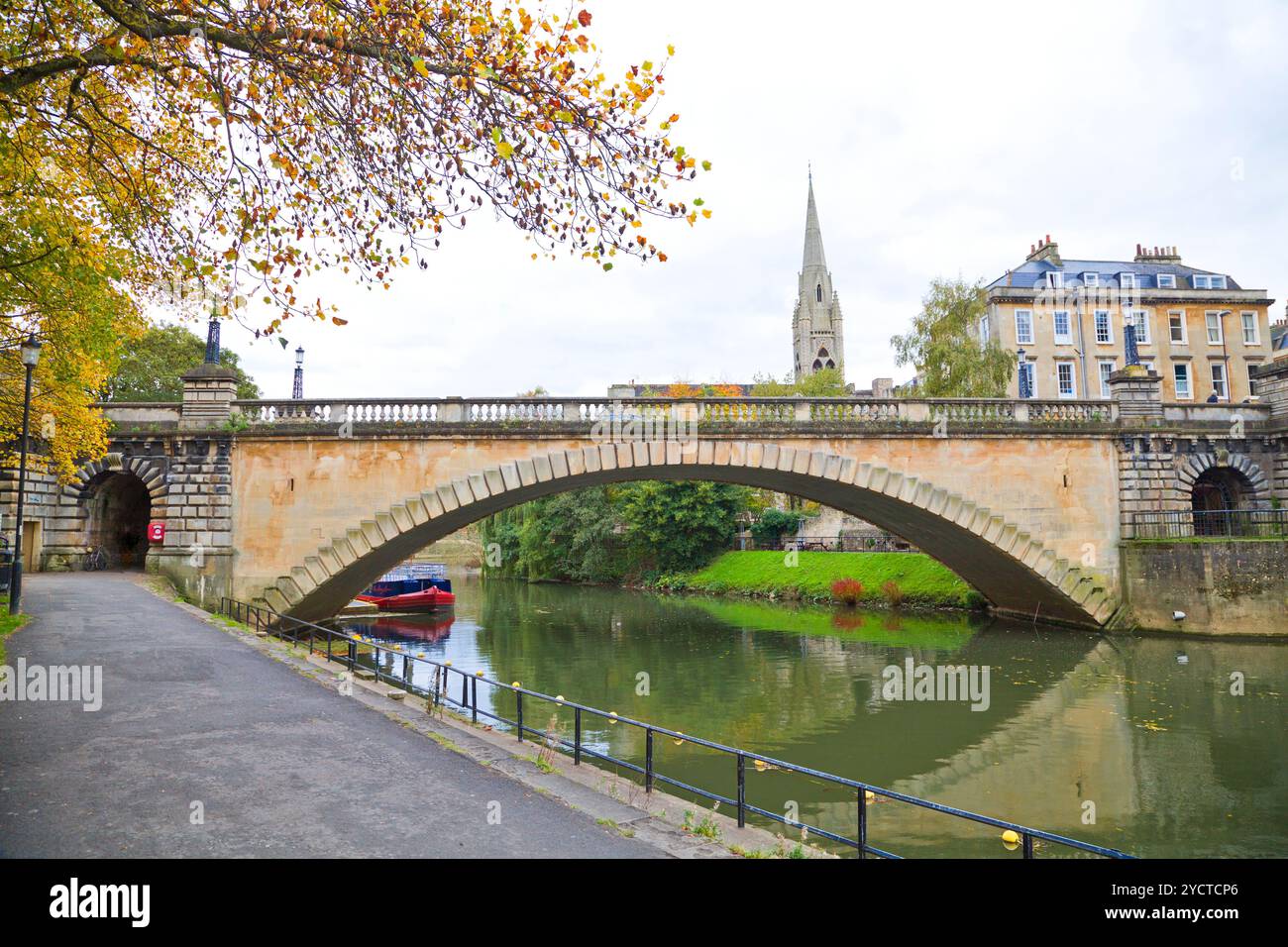 North parade bridge over Avon river in Bath, Somerset, England, UK ...