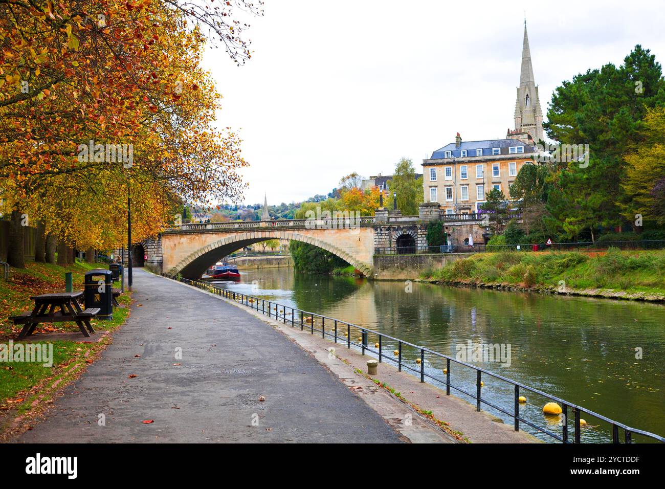 North parade bridge over Avon river in Bath, Somerset, England, UK ...