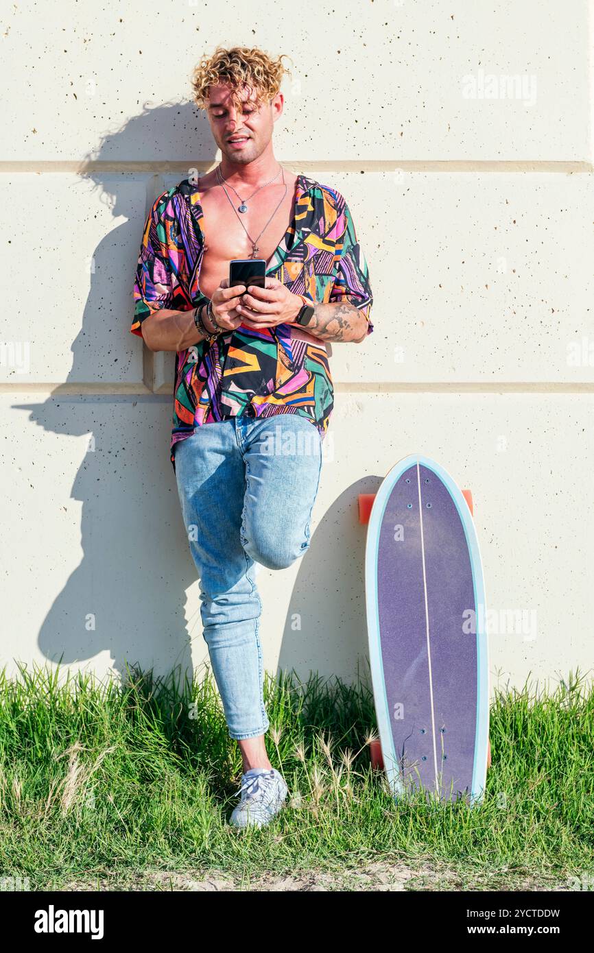 male chatting on social media via mobile phone Stock Photo - Alamy