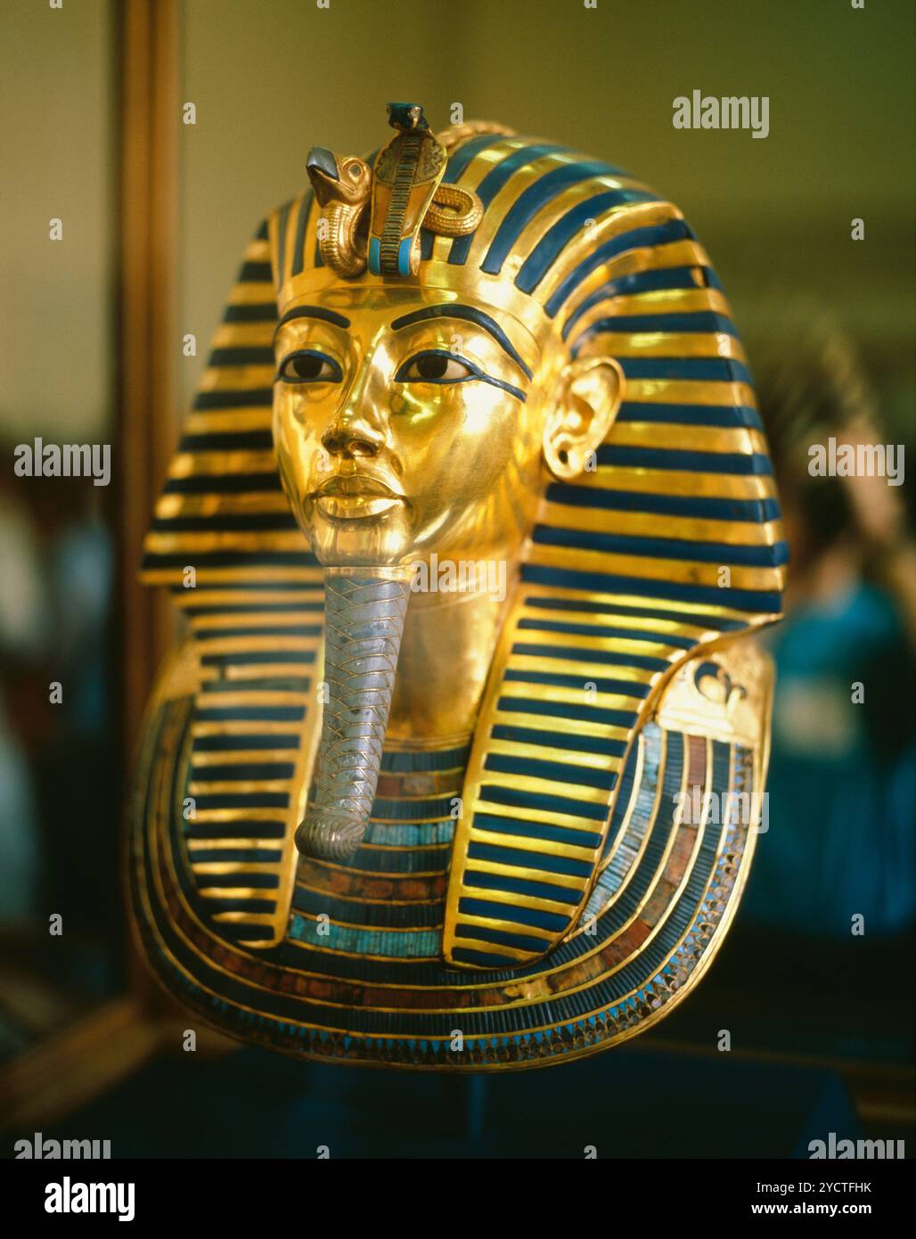 Golden mask of Tutankhamun Stock Photo - Alamy