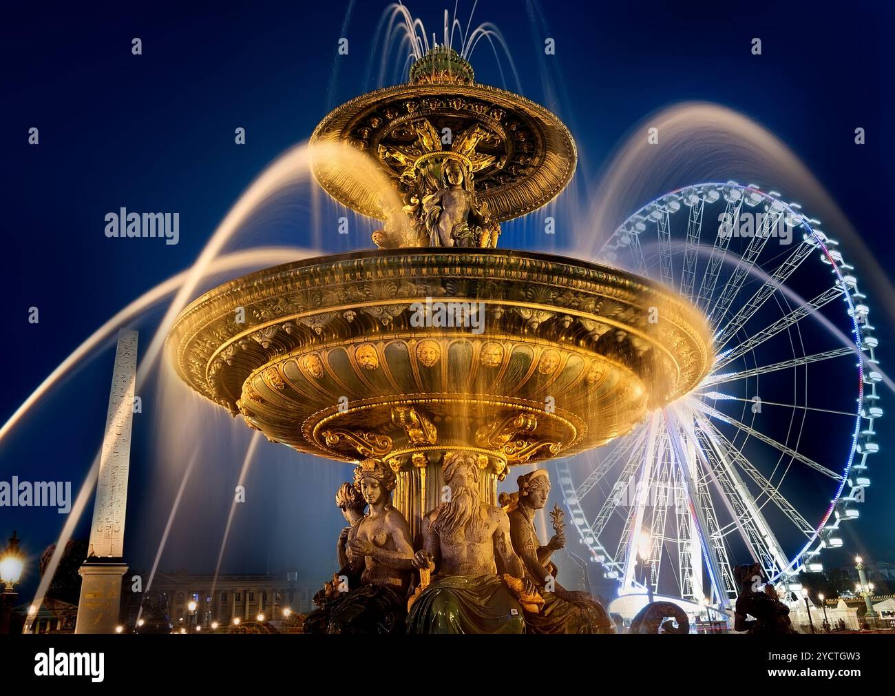 Fountain on concorde square hi-res stock photography and images - Alamy