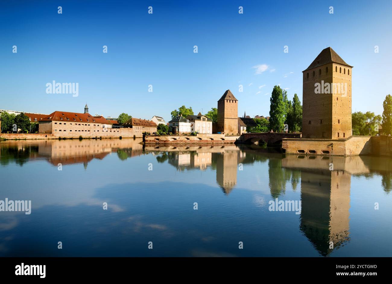 Covered bridge in ancient hi-res stock photography and images - Alamy