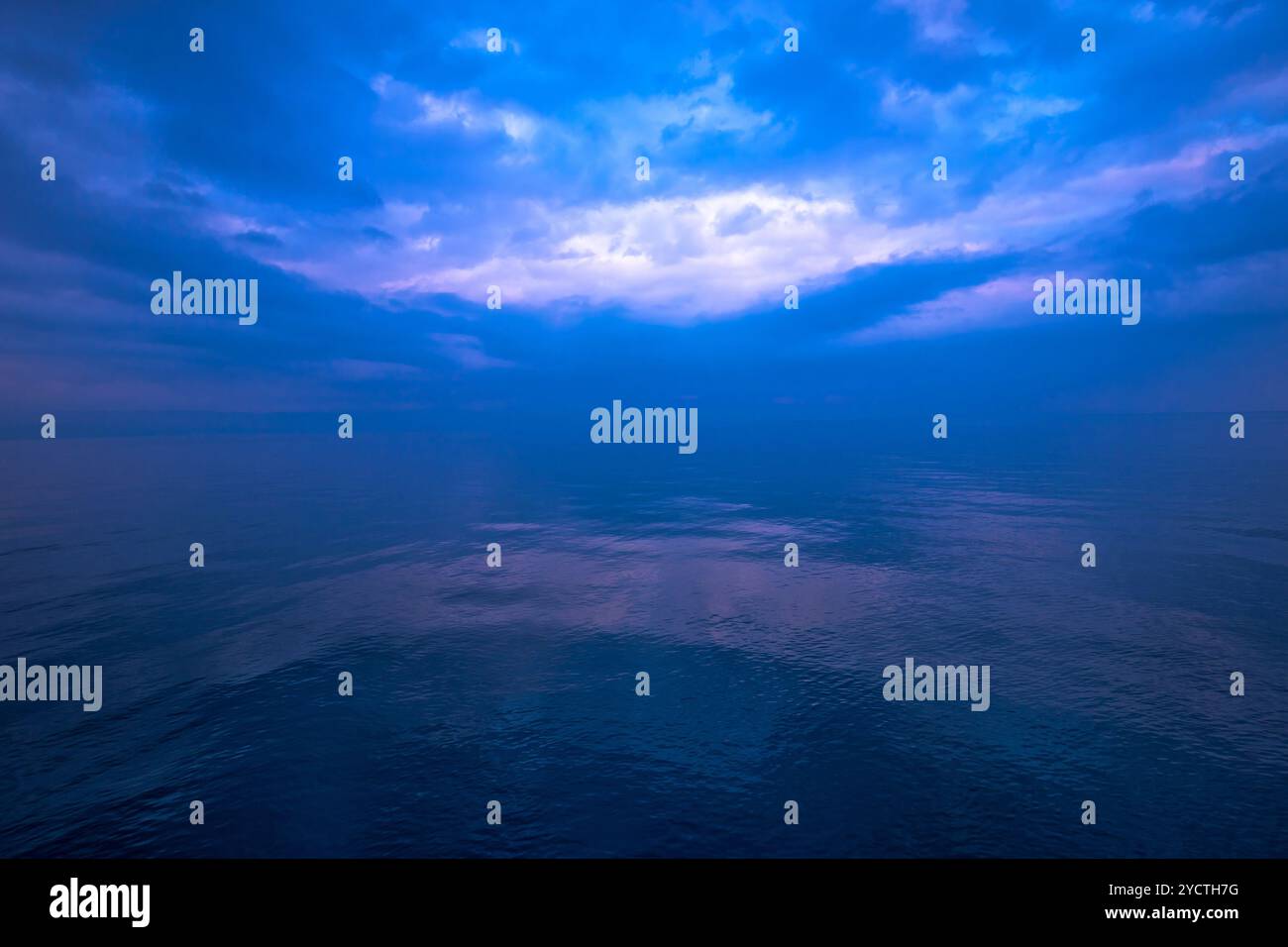 Natural horizon view hi-res stock photography and images - Alamy