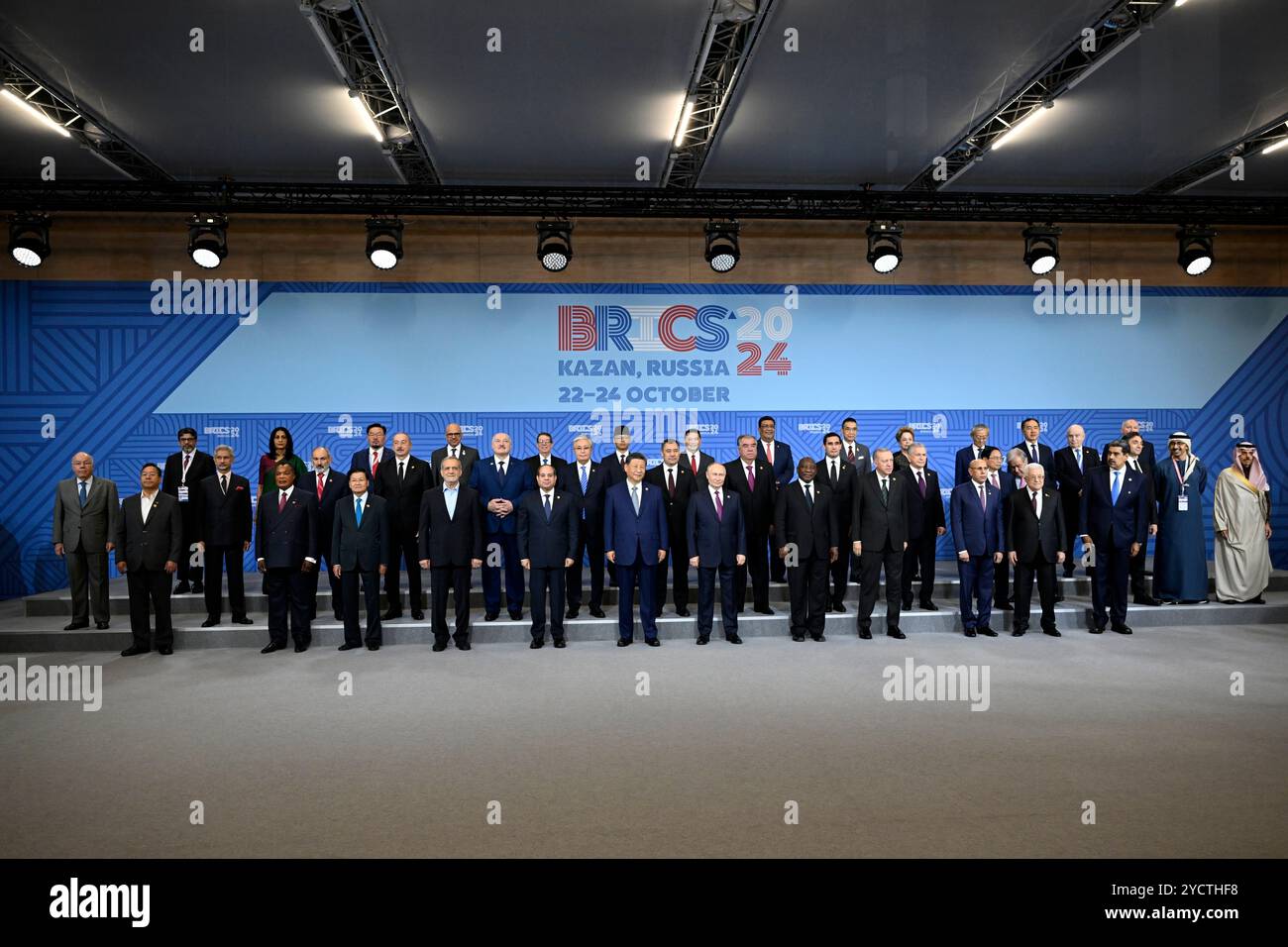The heads of delegations pose for a family photo prior to Outreach ...
