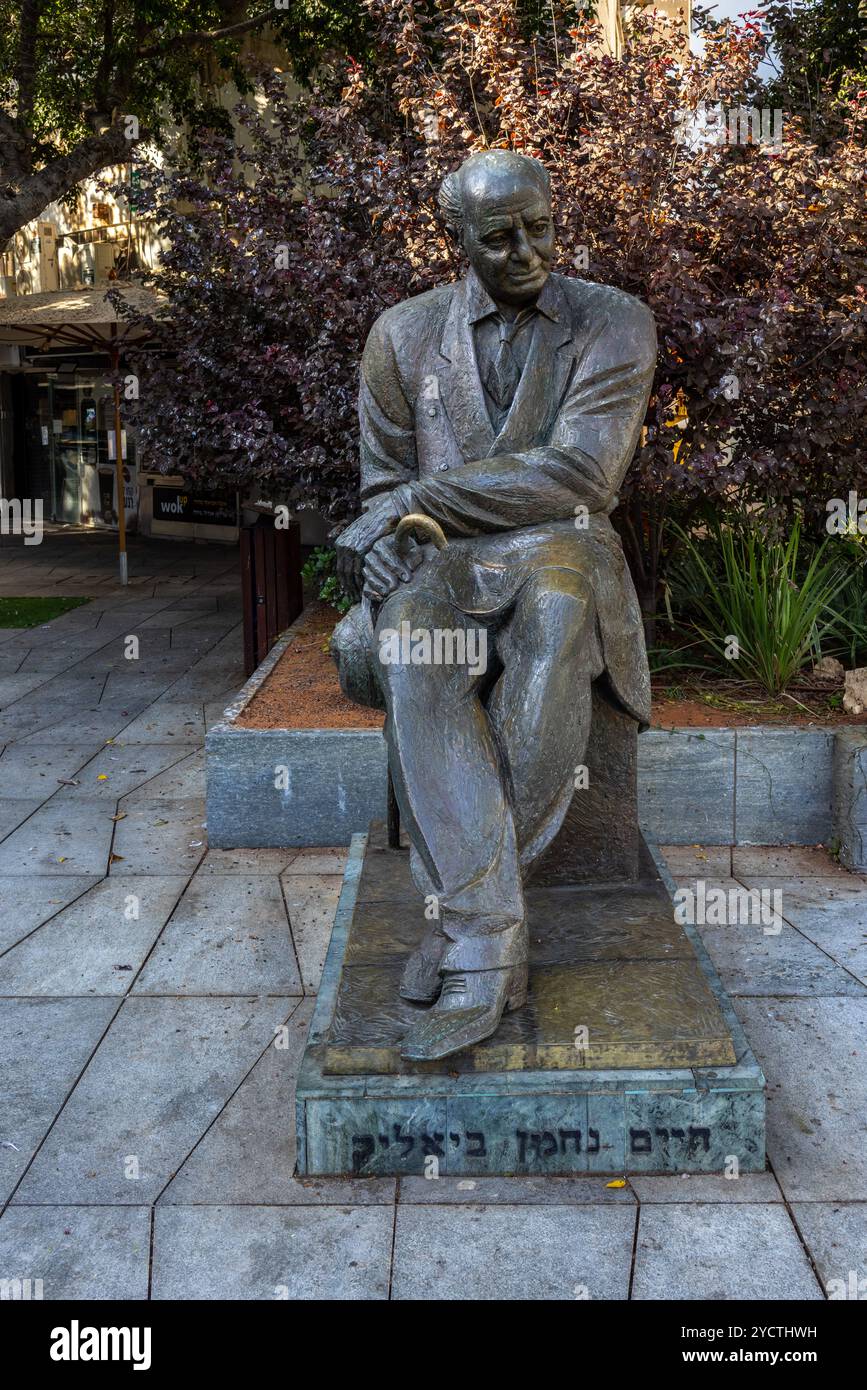 Jewish influencer hi-res stock photography and images - Alamy