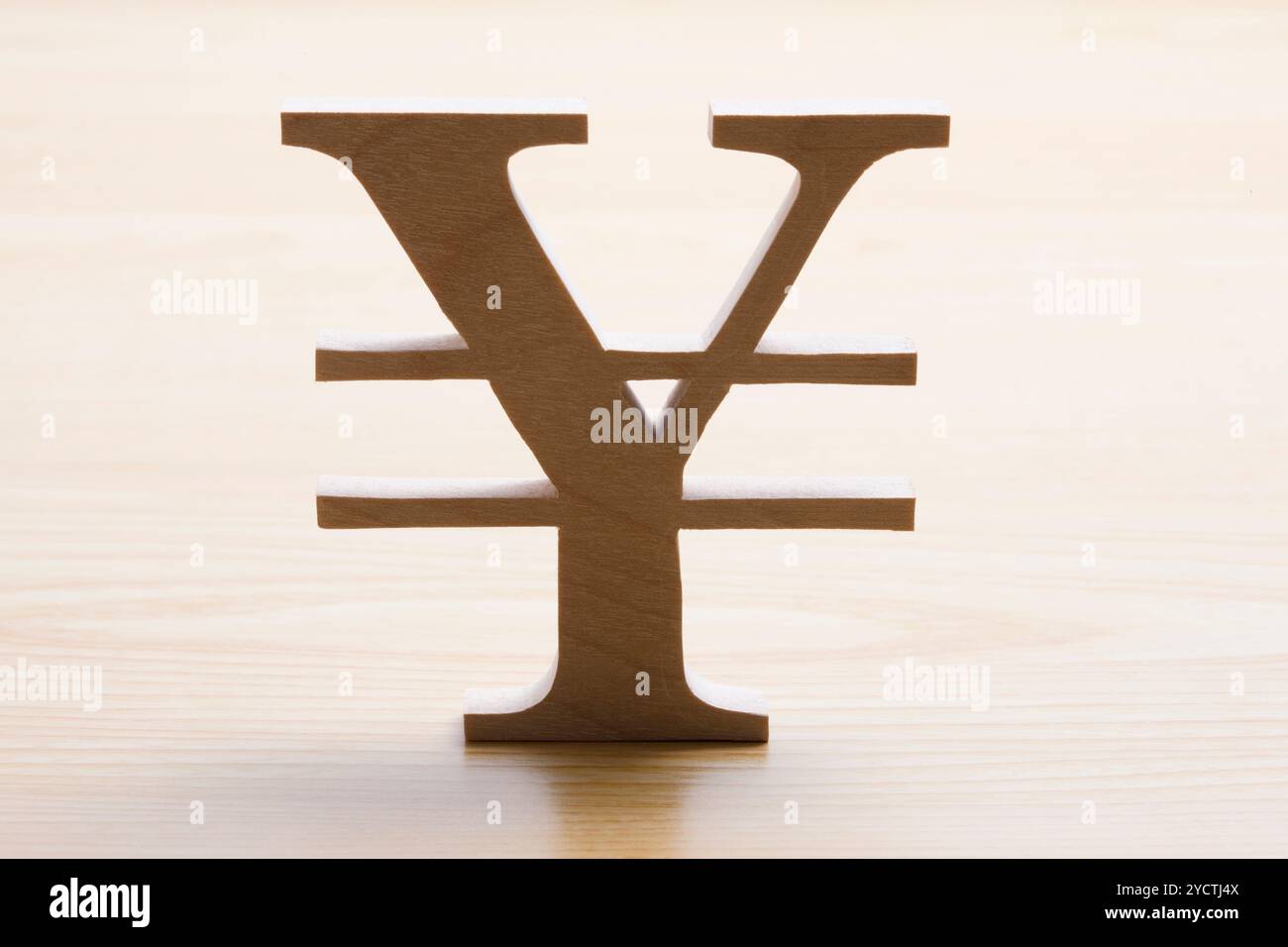 Wood carved circle symbol Stock Photo - Alamy