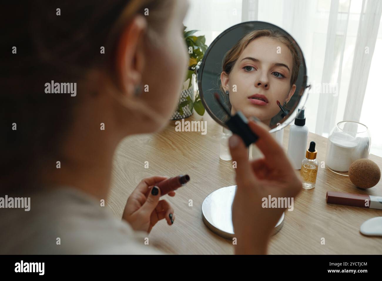 Applying glass powder hi-res stock photography and images - Alamy