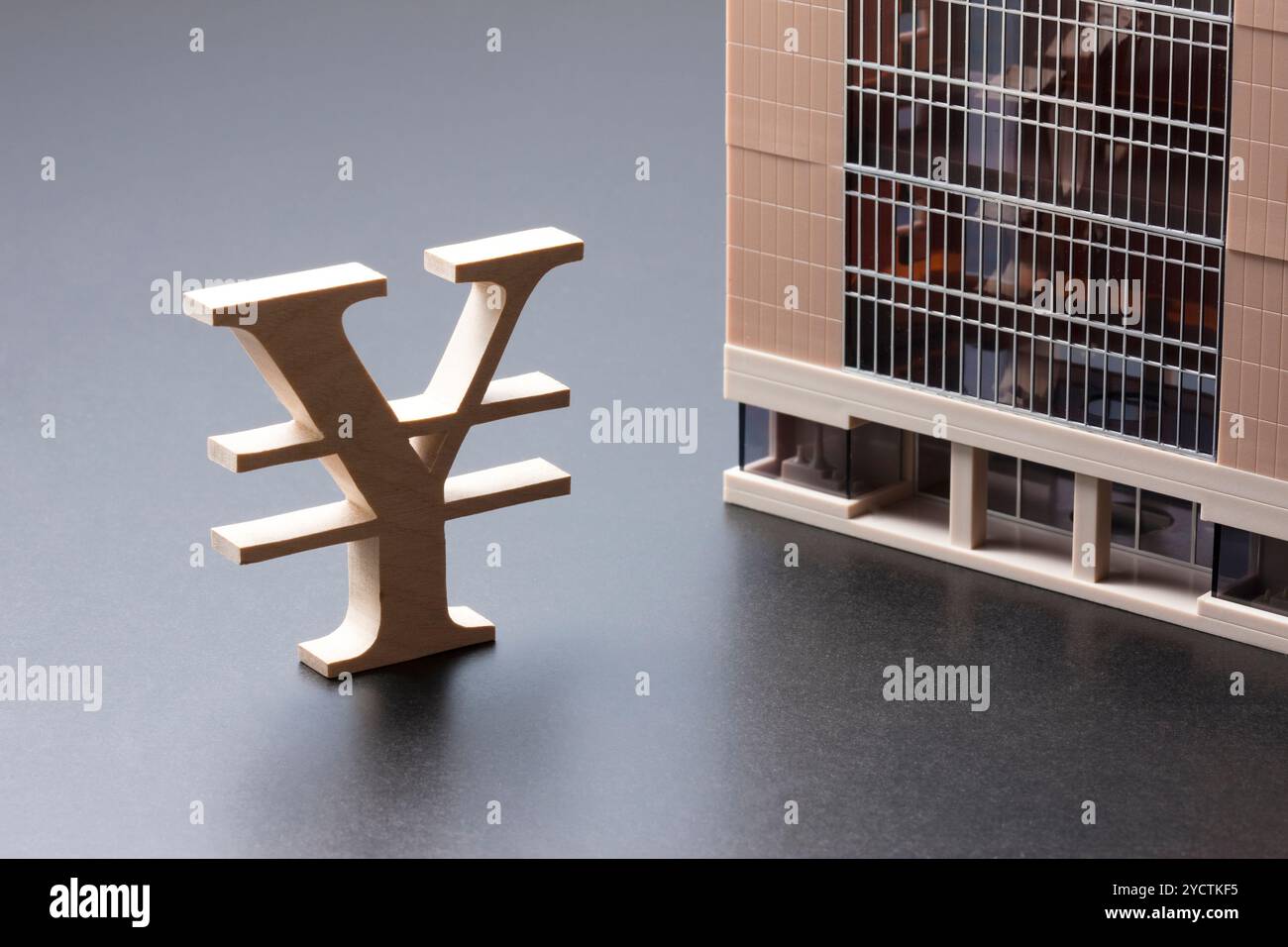 Building circle hi-res stock photography and images - Alamy