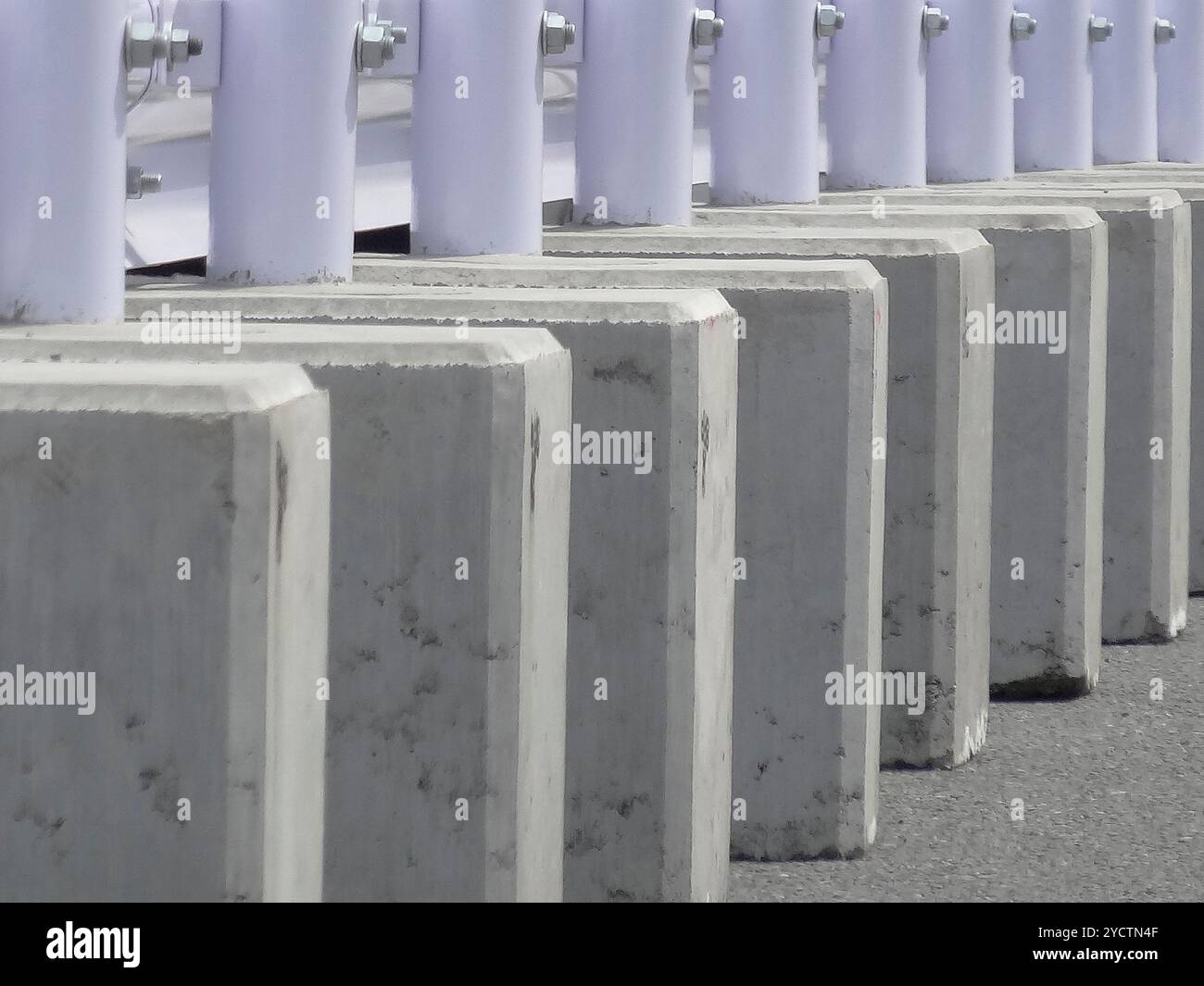 Guardrail hi-res stock photography and images - Alamy