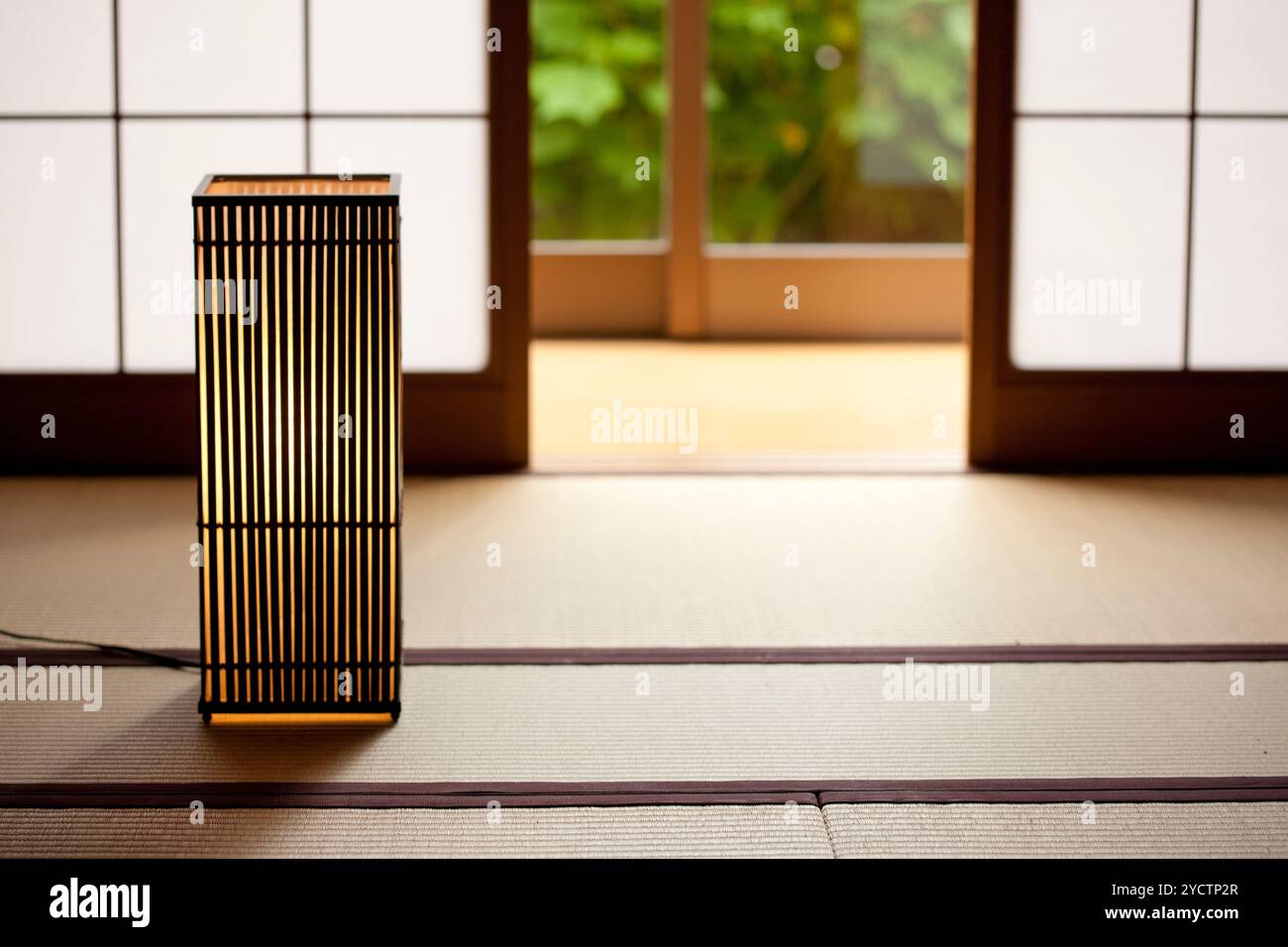 Japanese-style room with lanterns Stock Photo - Alamy