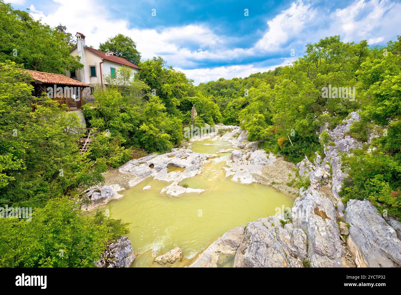 Riverbed view hi-res stock photography and images - Alamy