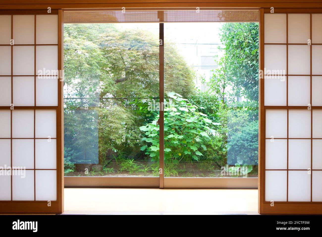 Shoji window in Japanese room Stock Photo - Alamy