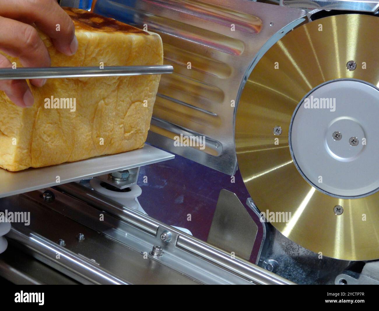 Hand sliced bread hi-res stock photography and images - Alamy