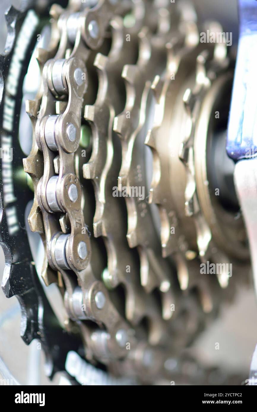 Variable gears on a bicycle Stock Photo - Alamy