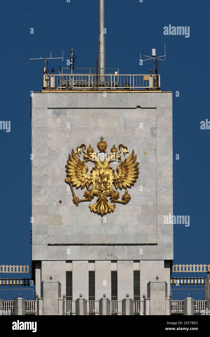 Coat of arms of the Russian Federation on the top of the White House ...