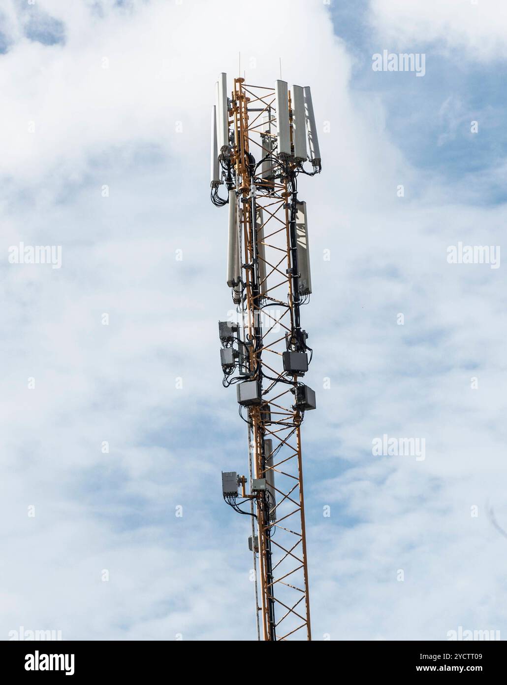 Transmitting station receiving station hi-res stock photography and ...