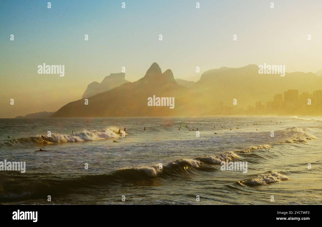 Brazil, Rio De Janeiro, sunset on the Ipanema beach Stock Photo - Alamy