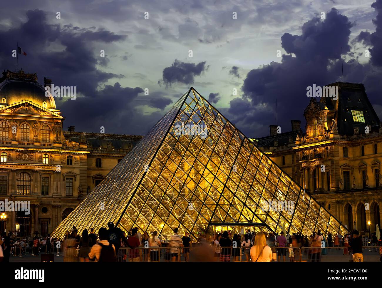 Pyramid of Louvre Stock Photo - Alamy