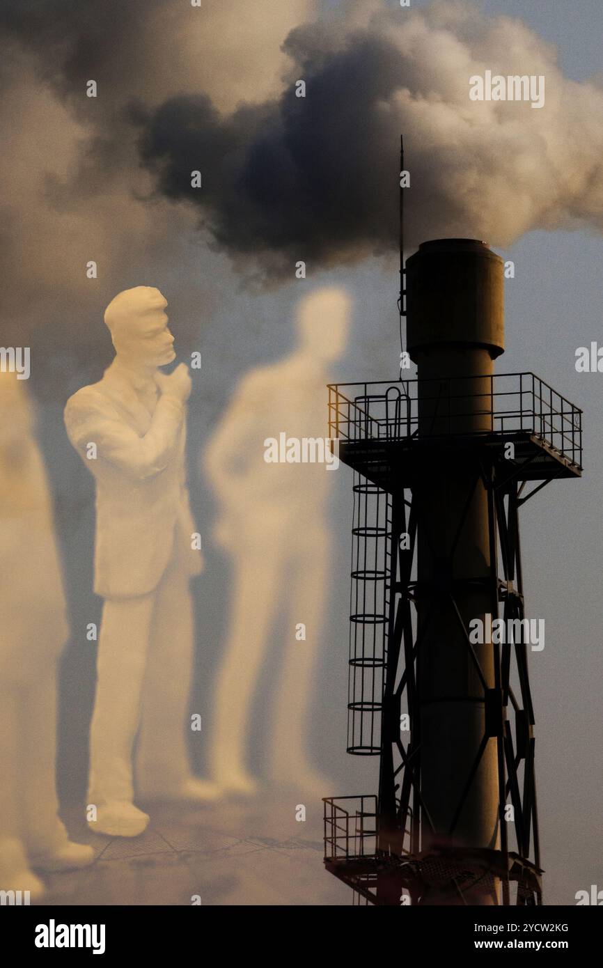 Shadow smoke hi-res stock photography and images - Alamy