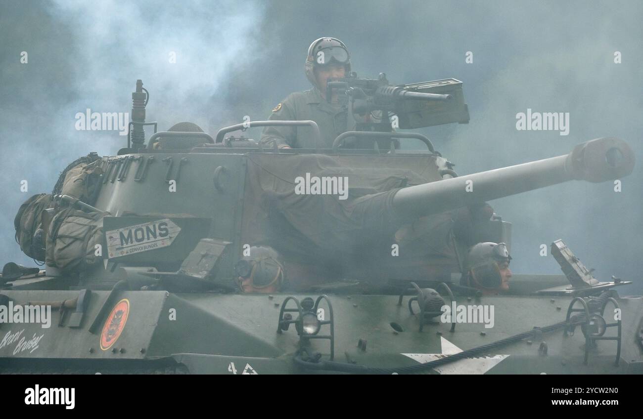 The M18 Hellcat (officially designated the 76 mm Gun Motor Carriage M18 ...