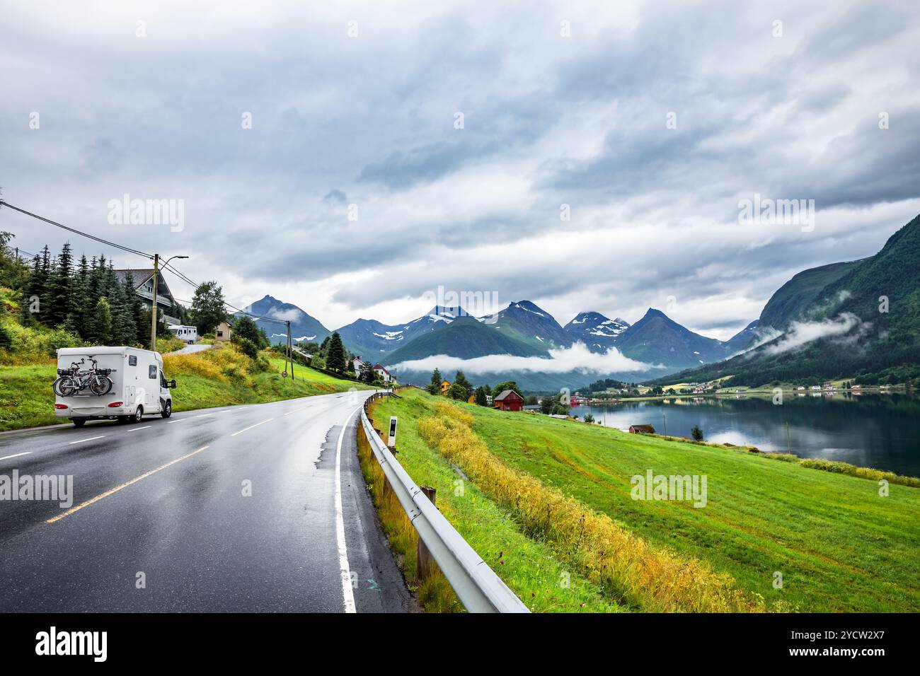 Car travels on highway hi-res stock photography and images - Alamy