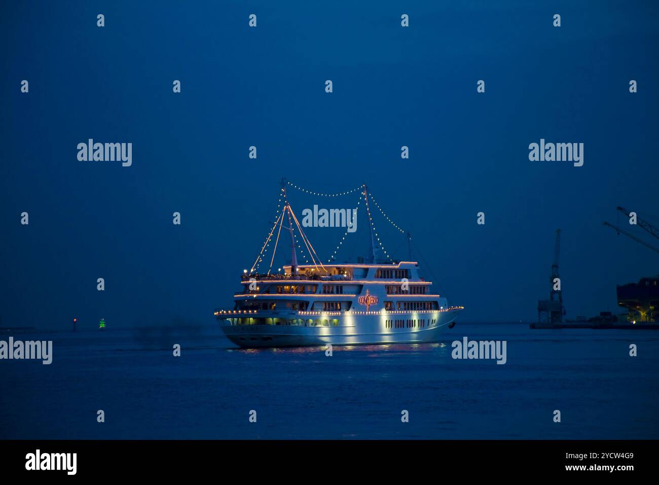 Ship night view hi-res stock photography and images - Alamy