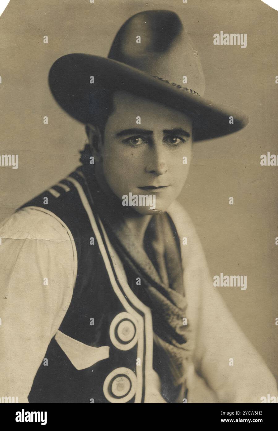Paul plunkett 1920s actor australia hi-res stock photography and images - Alamy