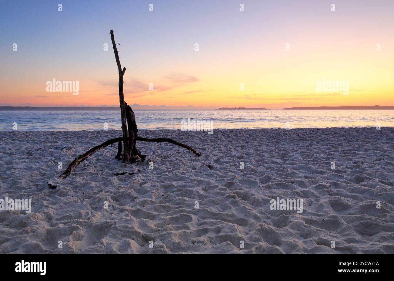 Dawn at Hyams Beach Jervis Bay Stock Photo - Alamy