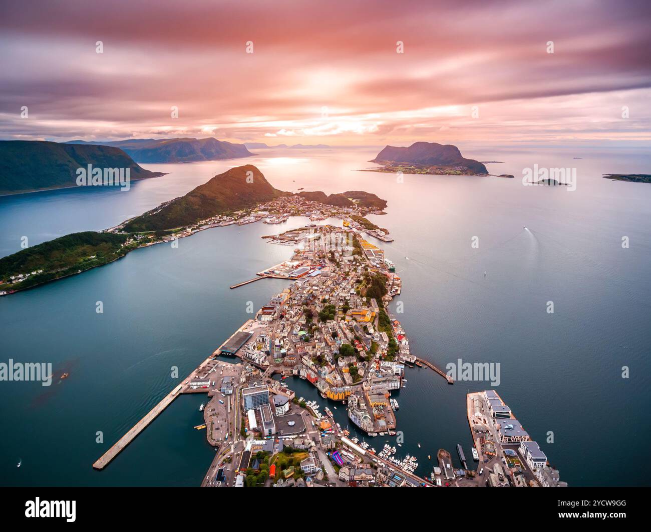 Footage landscape sky clouds sunset hi-res stock photography and images - Alamy