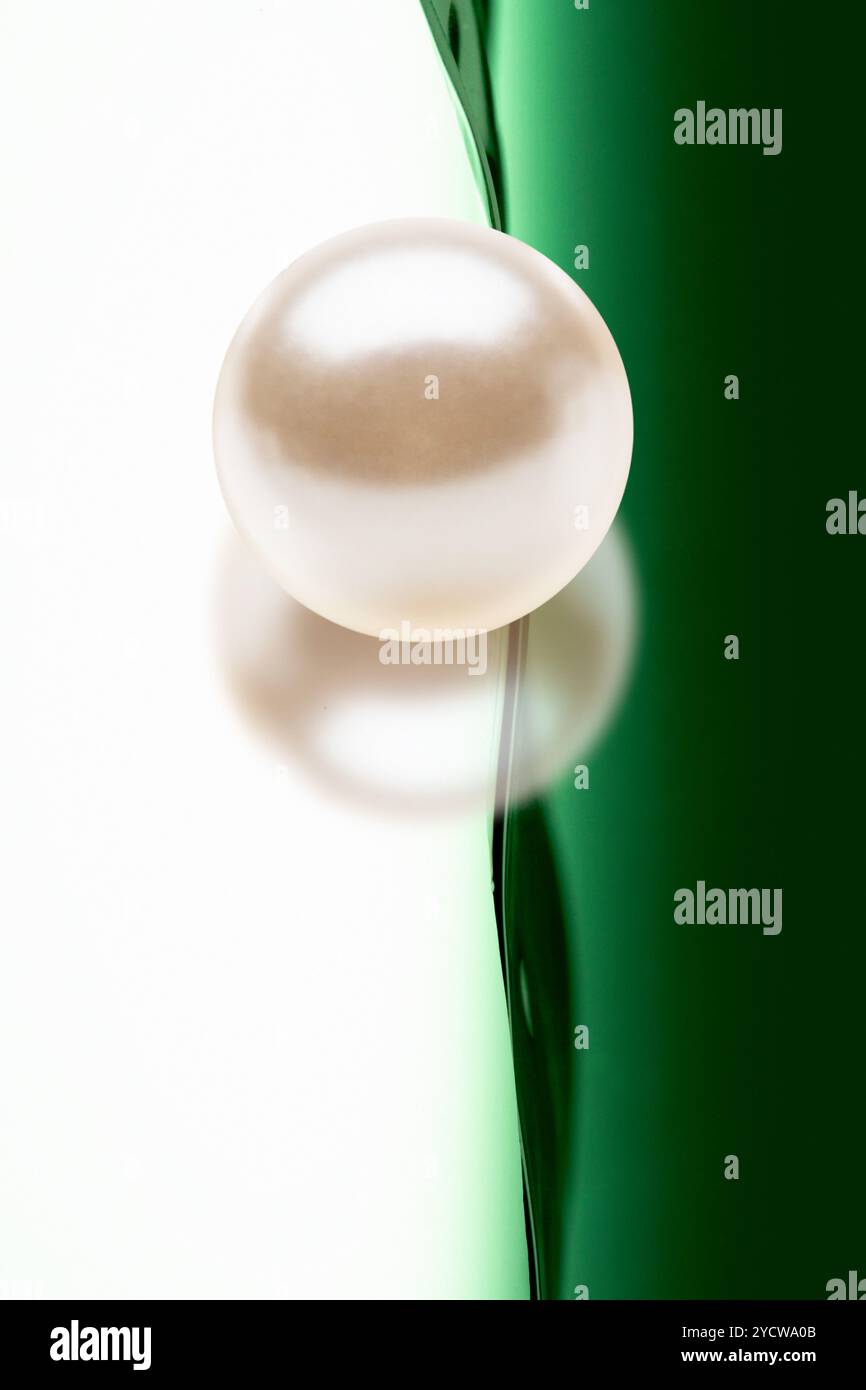 Pearl pure hi-res stock photography and images - Alamy