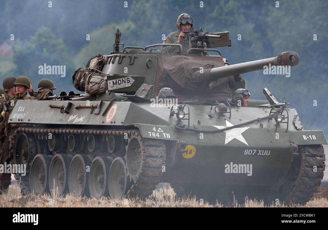 The M18 Hellcat (officially designated the 76 mm Gun Motor Carriage M18 ...