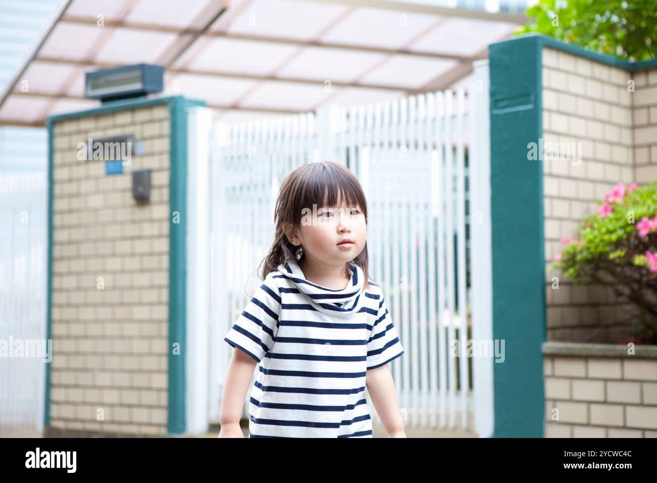 Portrait laugh outside hi-res stock photography and images - Alamy