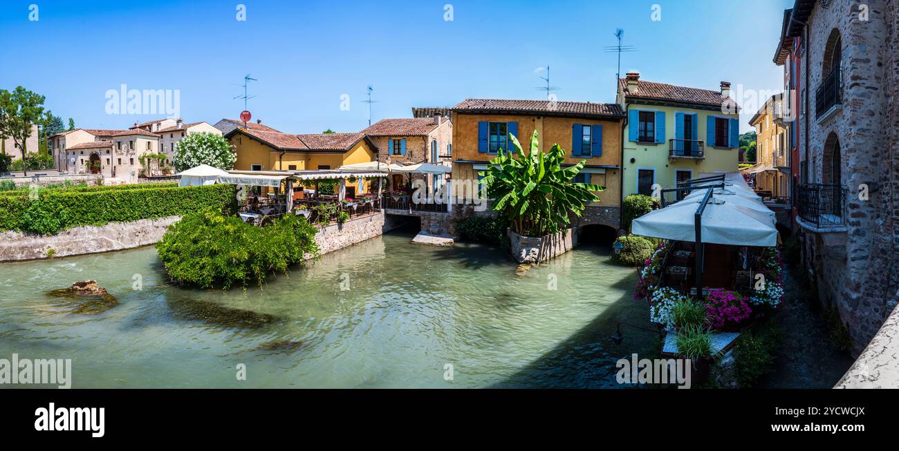 Summer on the Mincio river. Historic village of Borghetto sul Mincio ...