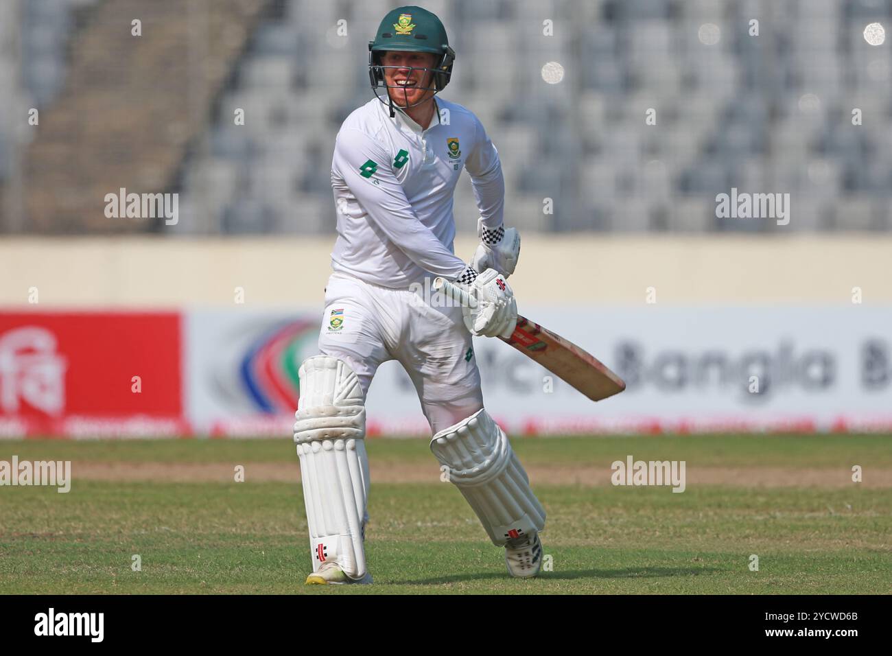 Kyle Verreynne celebrates his 2nd ton during Bangladesh and South ...
