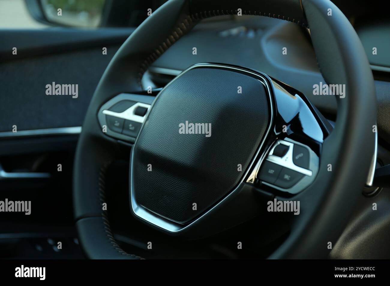 Modern luxury car hi-res stock photography and images - Alamy