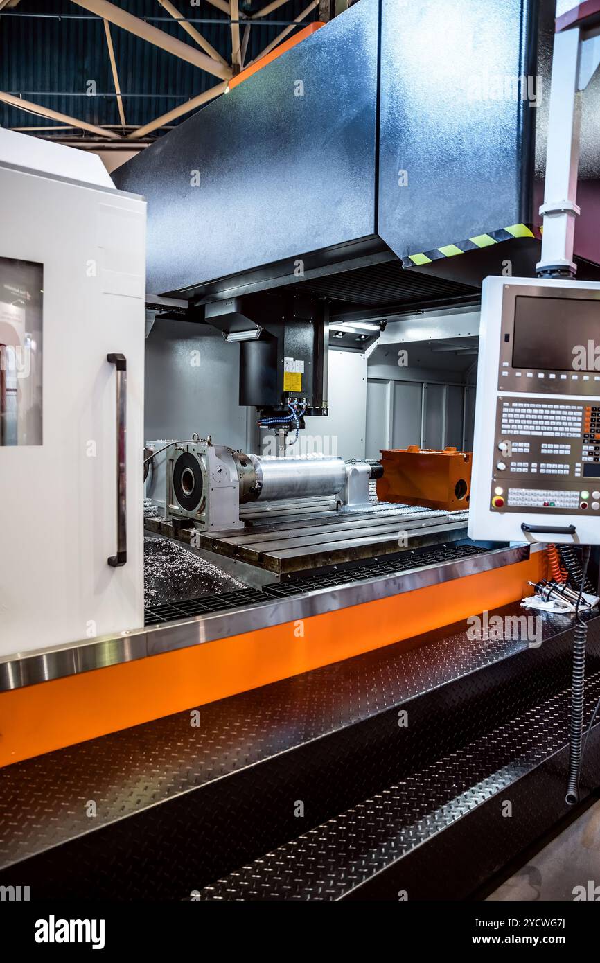 Metalworking CNC milling machine Stock Photo - Alamy