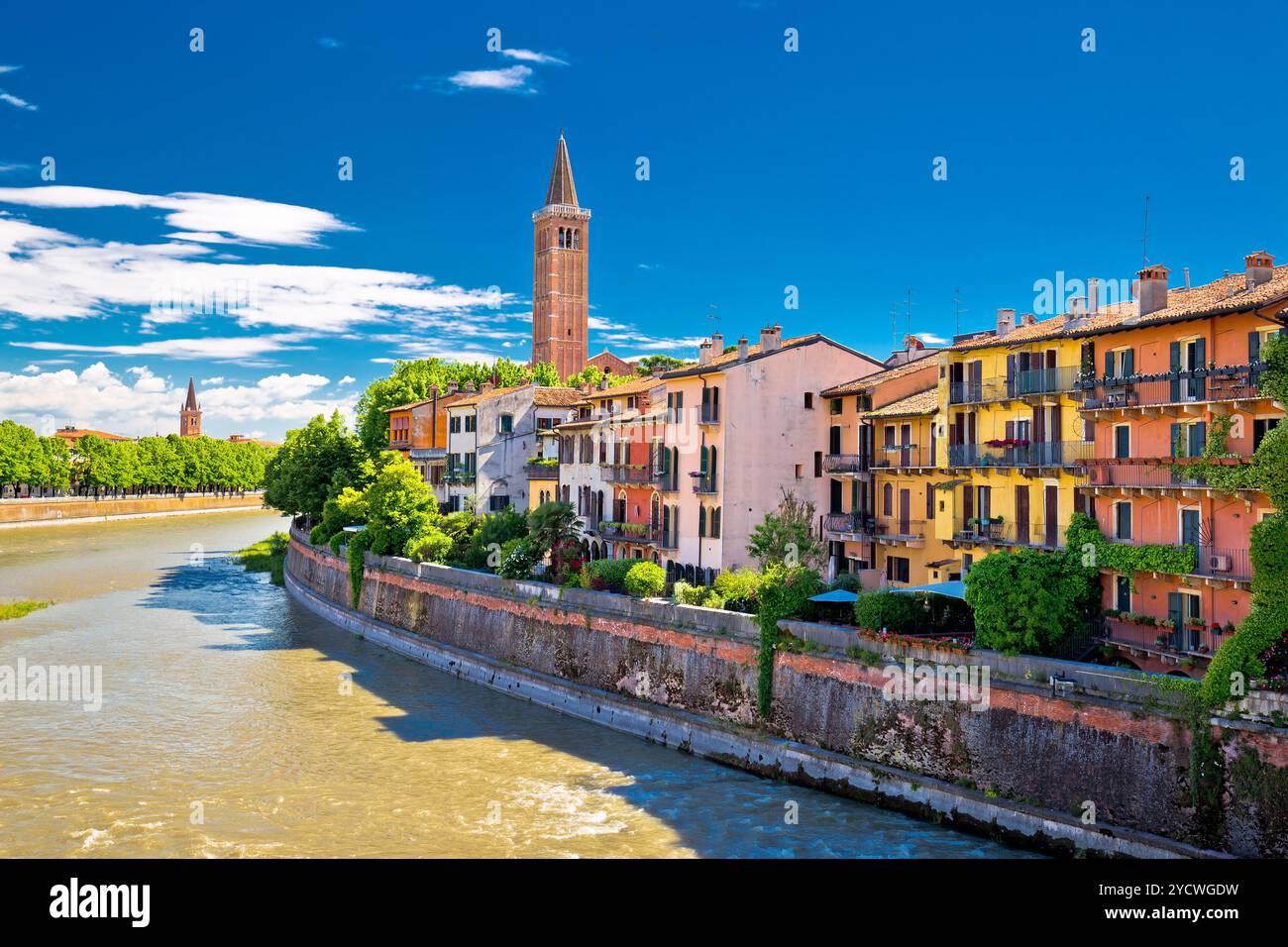 Historical riverfront hi-res stock photography and images - Alamy