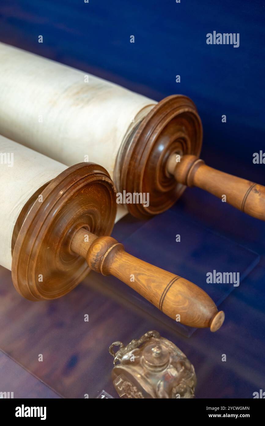 Jewish religion book prayer hi-res stock photography and images - Alamy