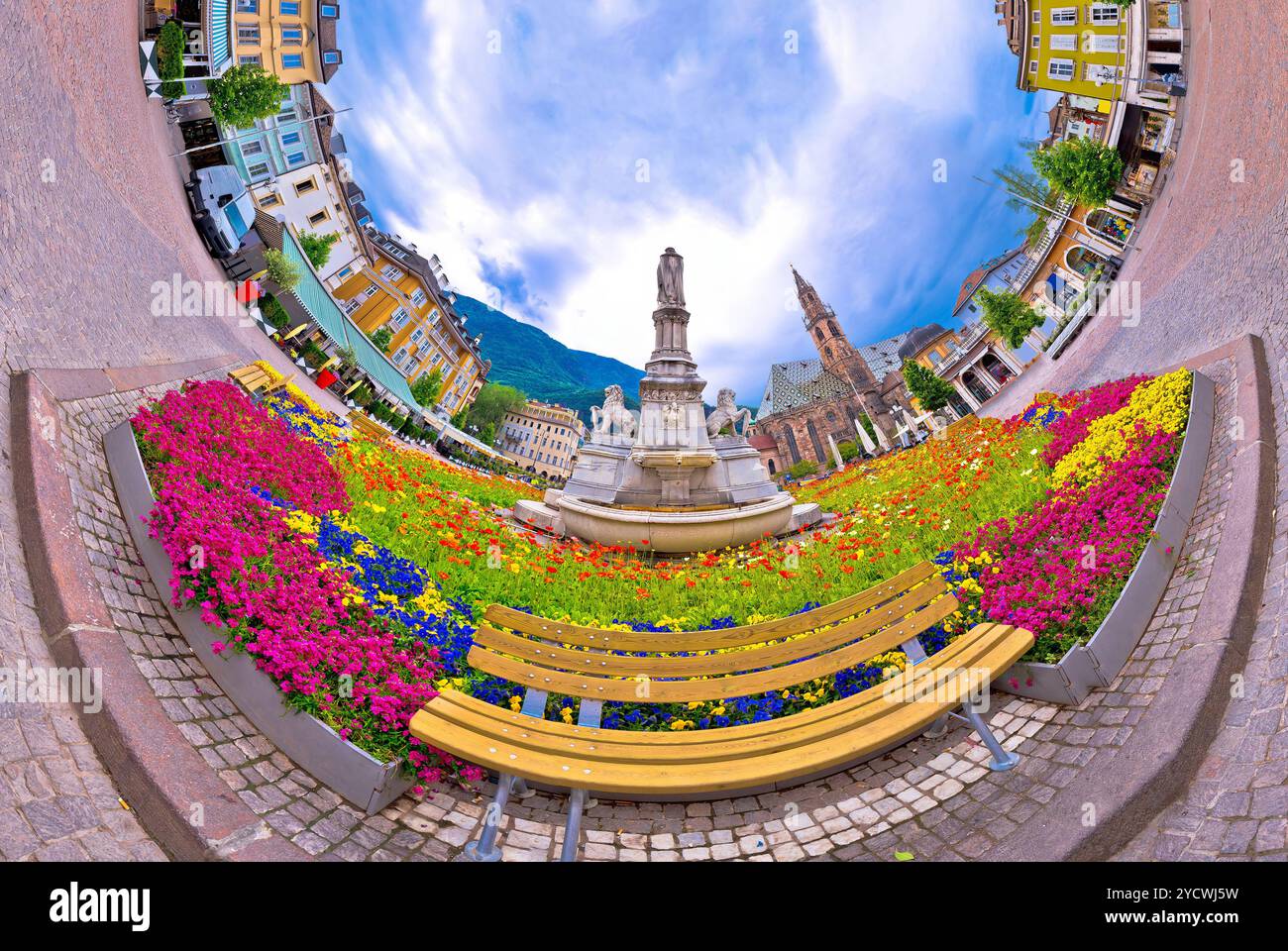 Perspective view old street hi-res stock photography and images - Alamy