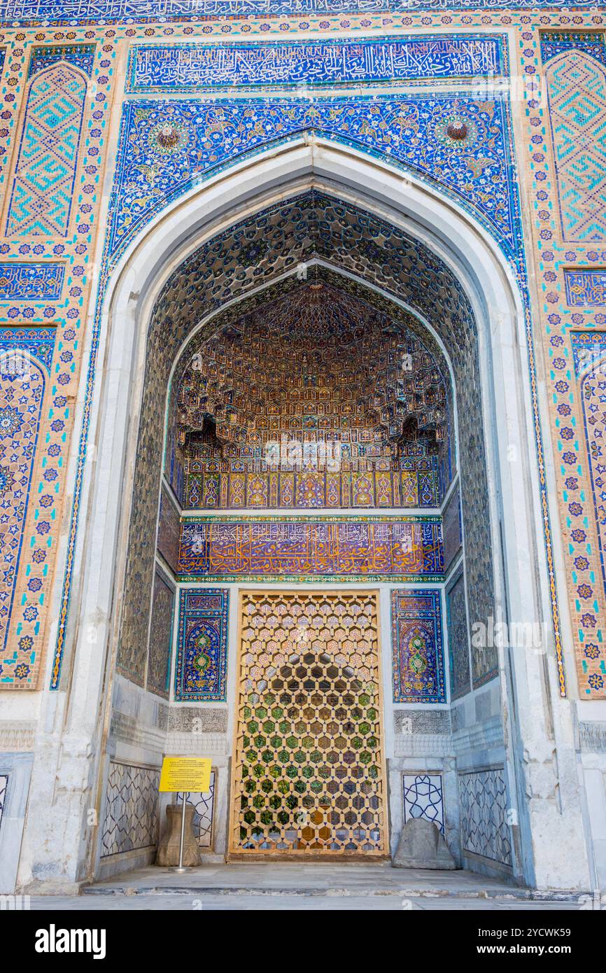Colorful tiles and mosaics of Tilya Kori madrasah in Registan ...